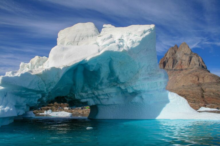 Boat trip to the Pituffik Glacier | Guide to Greenland