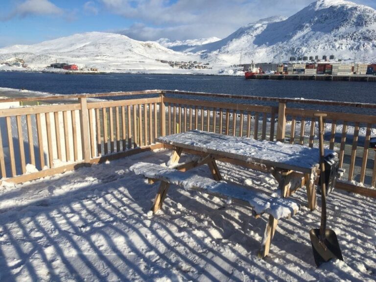 Volunteering at Nuuk Snow Festival - part 1 | Guide to Greenland